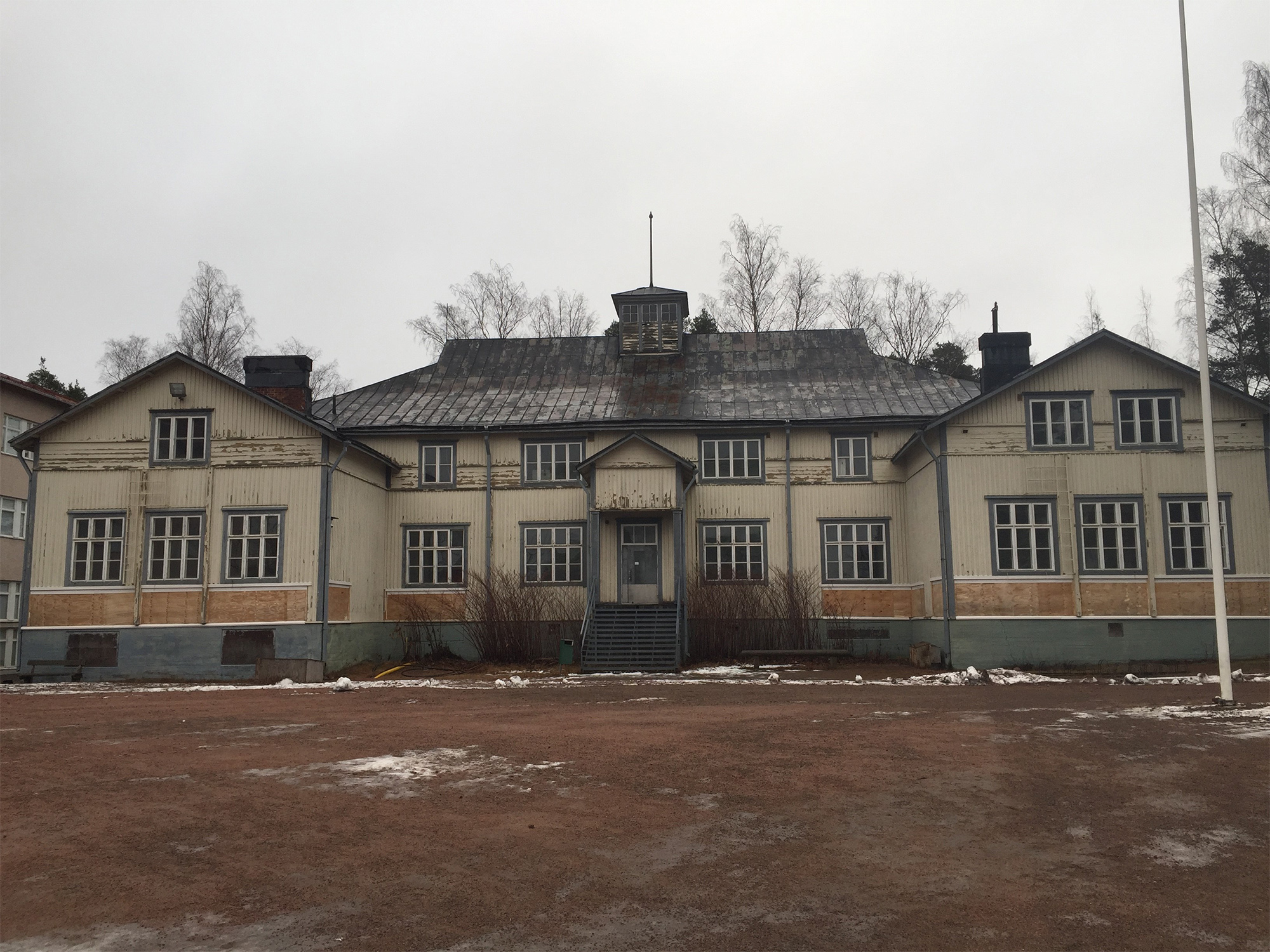 Kaupunginhallituksen tavoitteena on Karhulan puukoulun purkaminen | Kotkan kaupunki