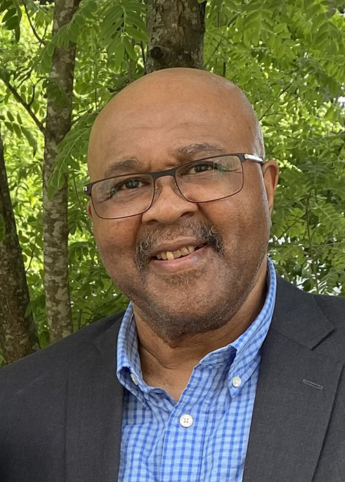 Larry Poundsista maalaus Karhuvuoren urheilutaloon | Kotkan kaupunki