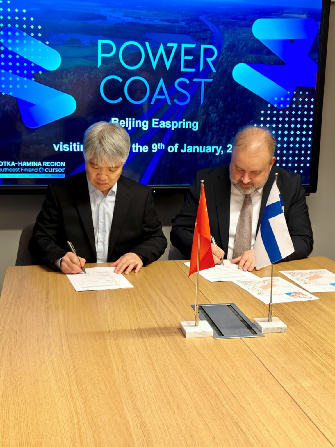 Kotkan kaupunki ja Easpring Finland New Materials allekirjoittivat ...